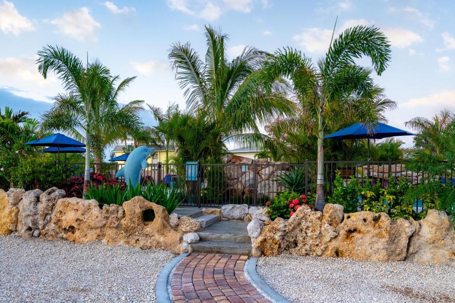 Tropical Beach Resorts - Luxury Resort Pool Design - Lucas Lagoons ...