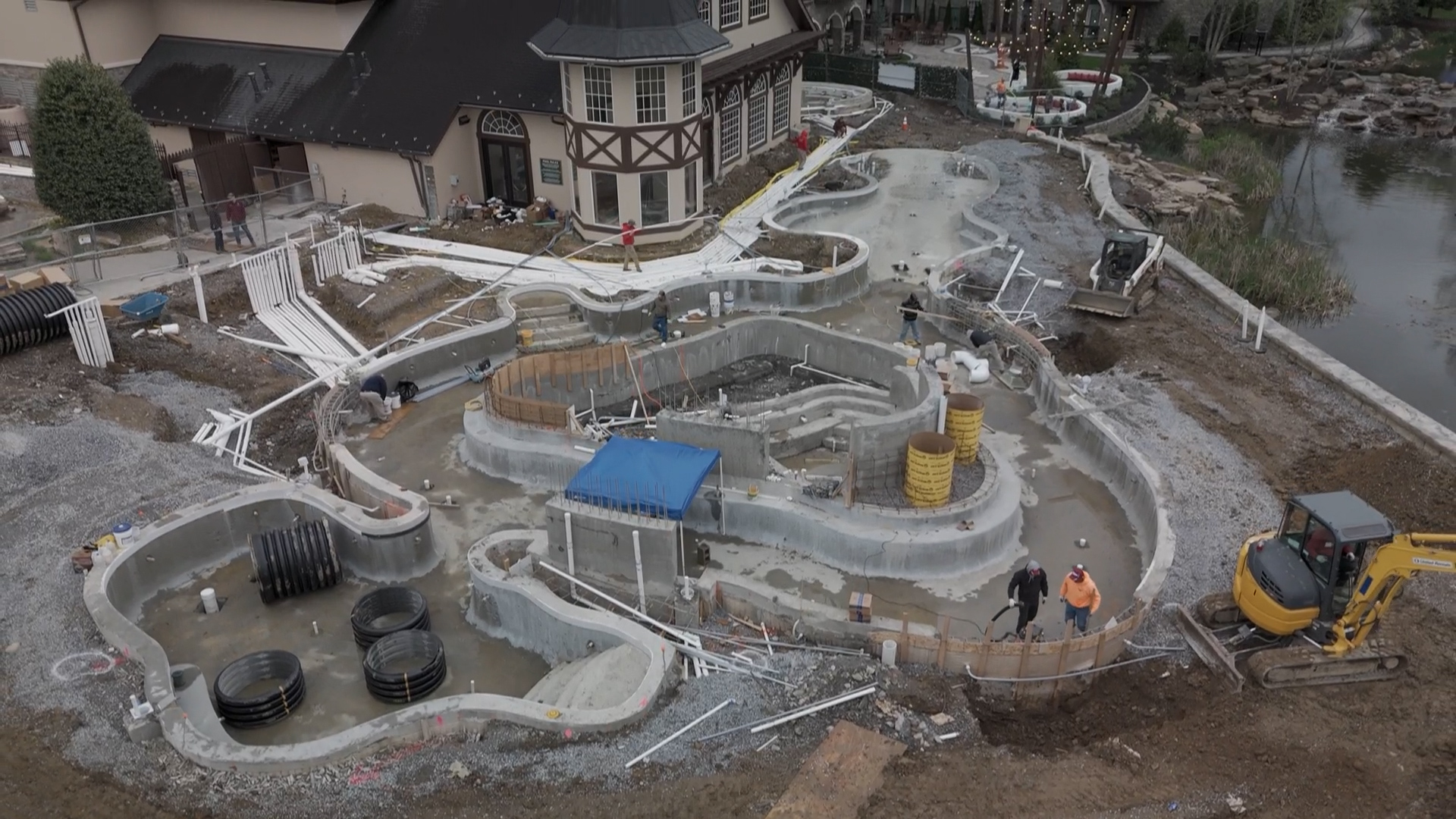 Commercial Pool Designer - Lucas Lagoons Design Pool Designer